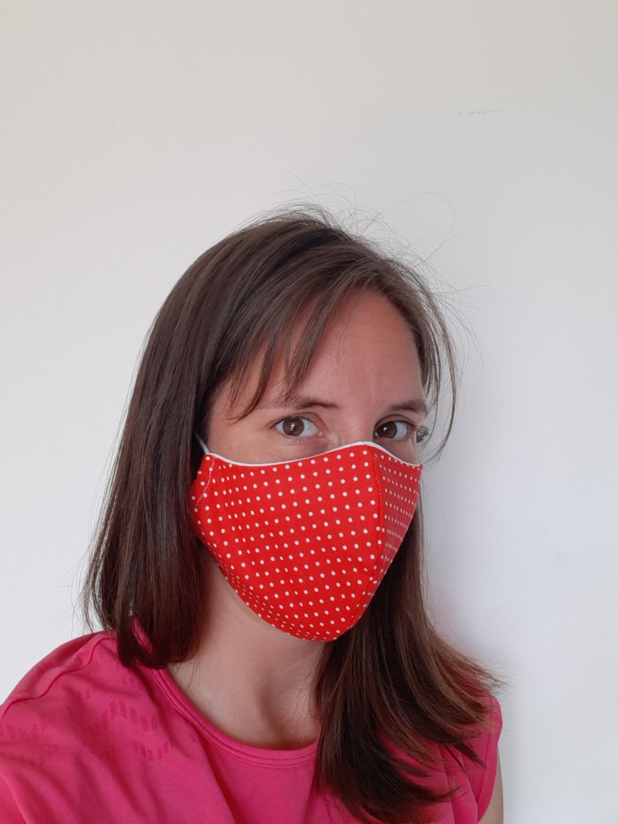 Bavlněná rouška ČERVENÝ PUNTÍK – Potvor - pomáhat tvořit