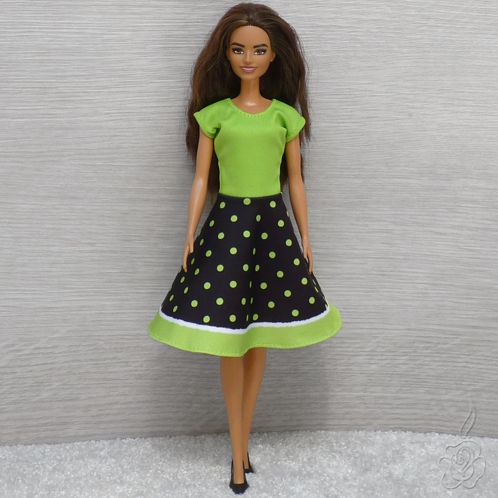 Puntíkované šatičky Pro Barbie Potvor Pomáhat Tvořit