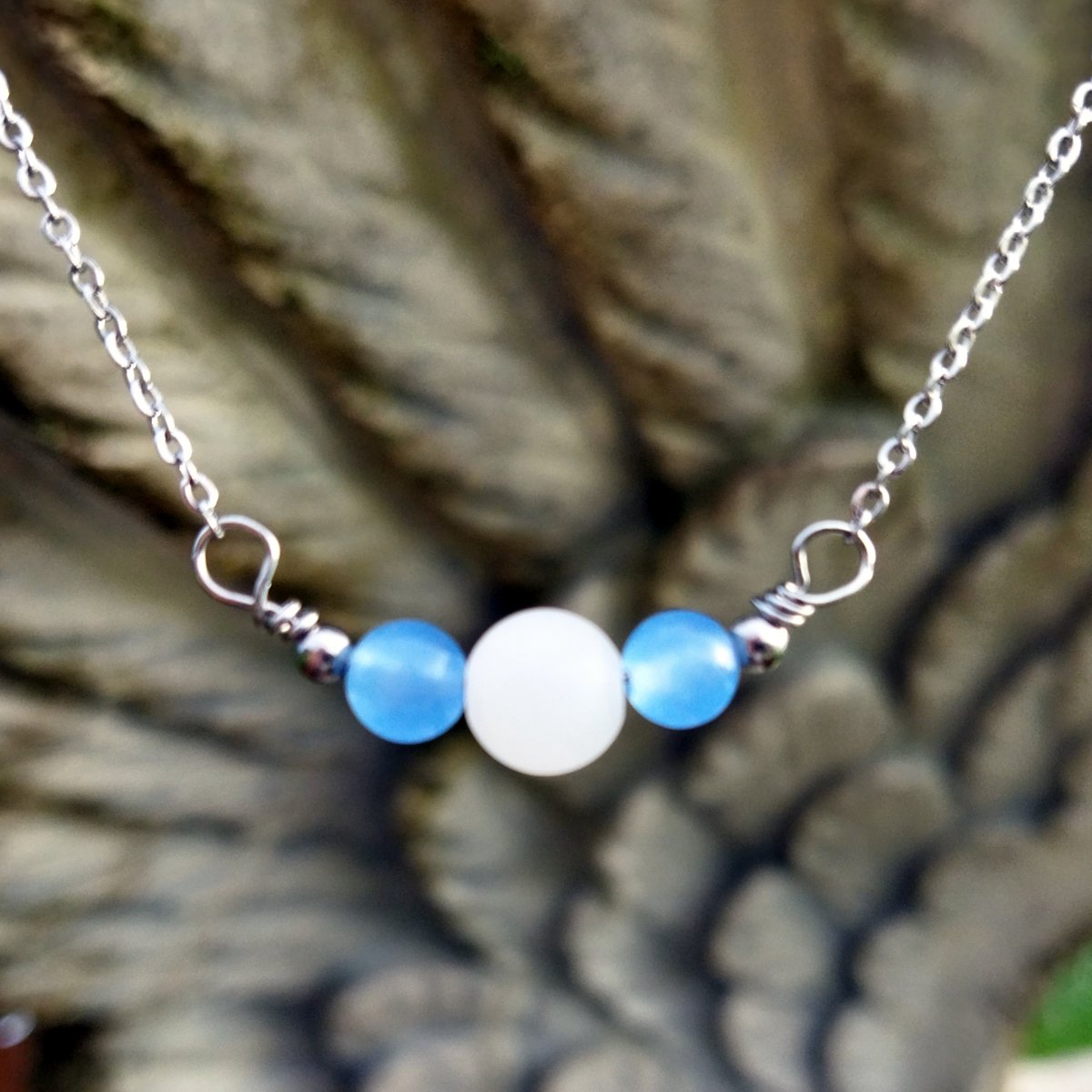 Náhrdelníky a přívěsky – Potvor - pomáhat tvořit