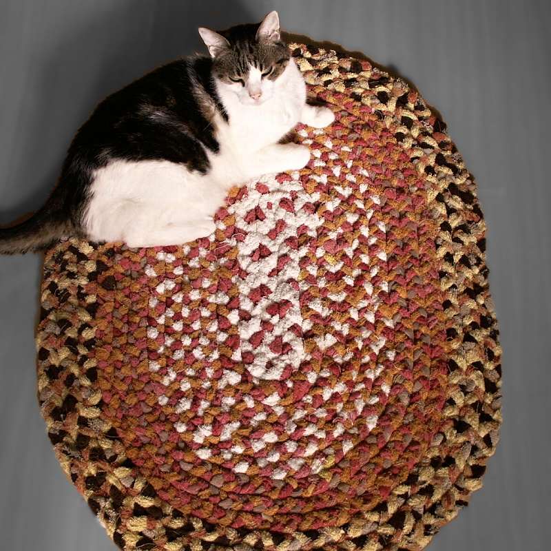 kobereček - hadrák - spletený - oválný – Potvor - pomáhat tvořit