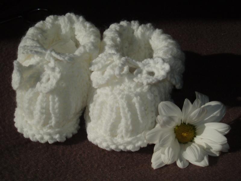 Pletené bačkůrky pro miminka. – Potvor - pomáhat tvořit