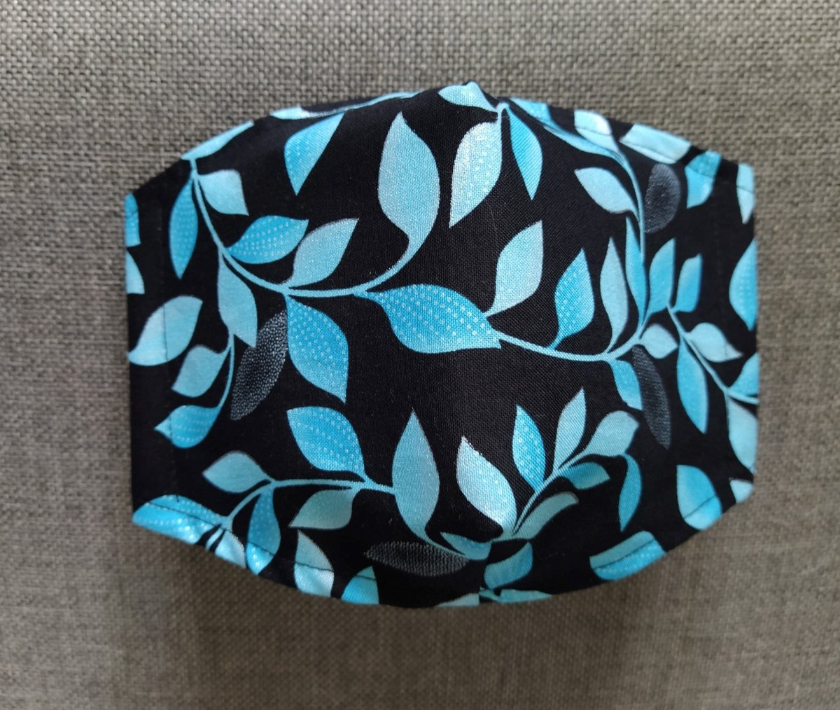 Rouška Designová Listy s perletí – Potvor - pomáhat tvořit