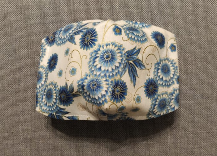 Rouška Designová Japonský květ – Potvor - pomáhat tvořit