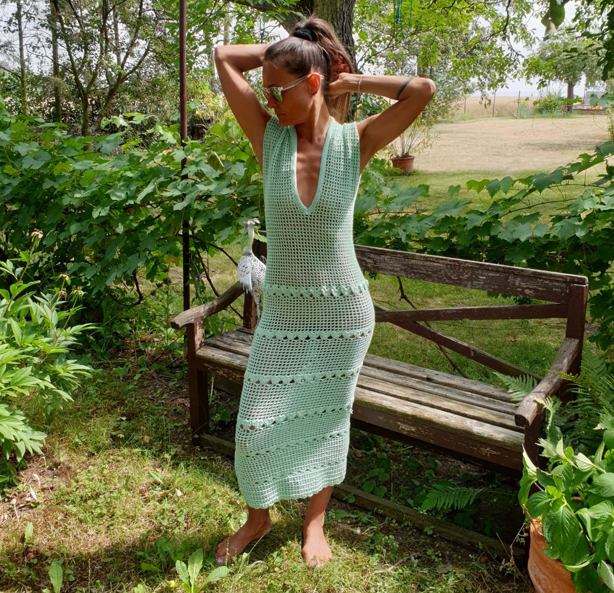 Háčkované maxi šaty – Potvor - pomáhat tvořit