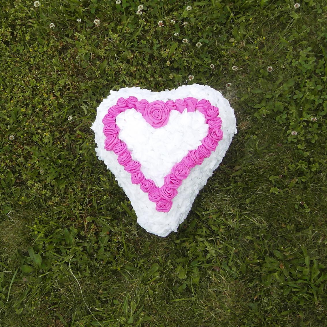 Svatební piňata bílo-růžové srdce – Potvor - pomáhat tvořit